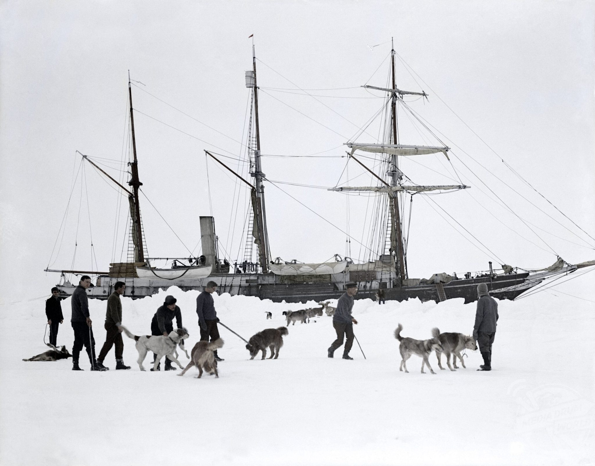 Colourised Shackleton Expedition - Media Drum World